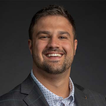 Facts Tell, Stories Sell: Real-Life Stories Agents Give During ...